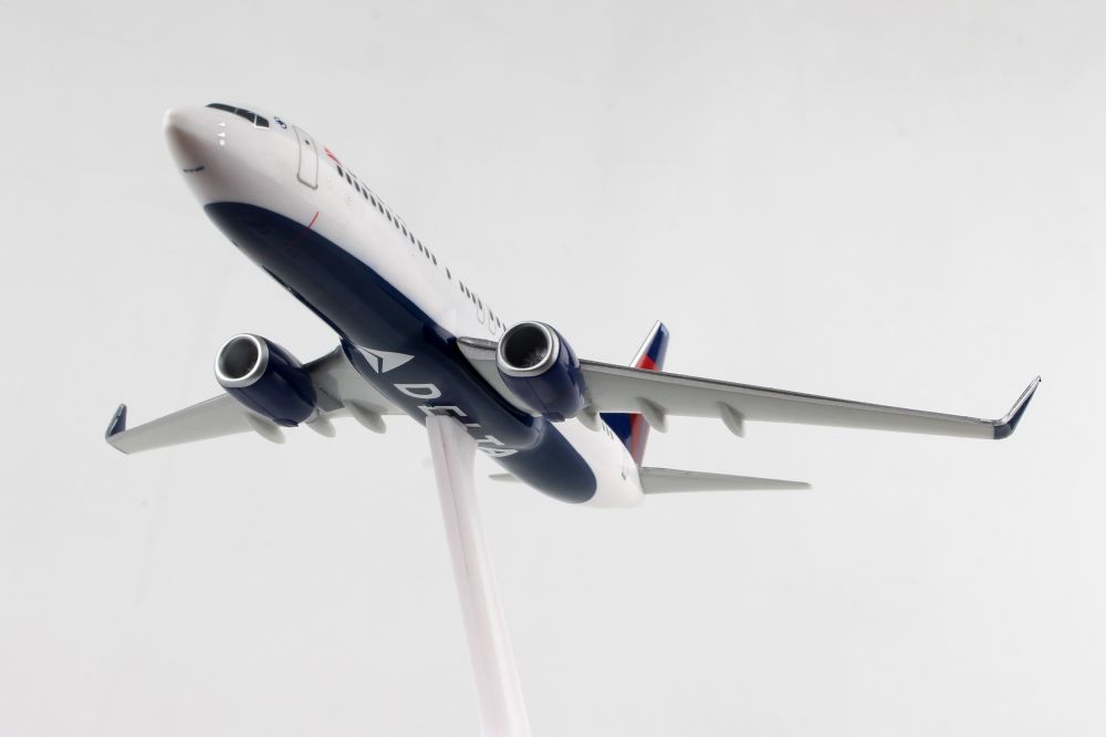Flight Miniatures 1:200 Delta Boeing 737-800 (New Livery) LP4121NC ...